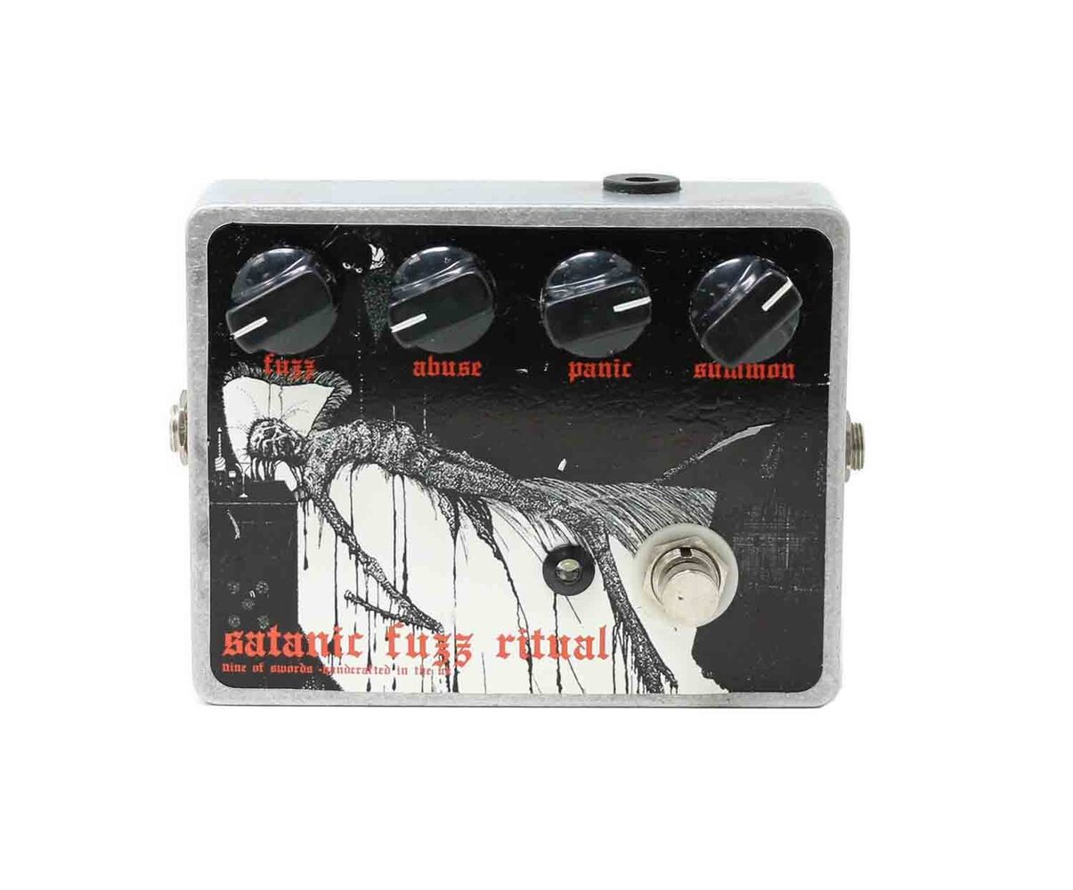 NINE OF SWORDS SATANIC FUZZ RITUAL PEDAL | Golden Pawn