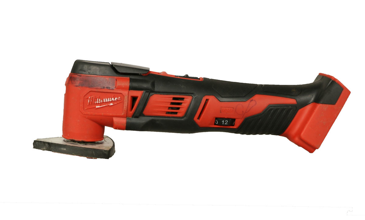 MILWAUKEE M18 LITHIUM ION CORDLESS ORBITING MULTI TOOL | Golden Pawn