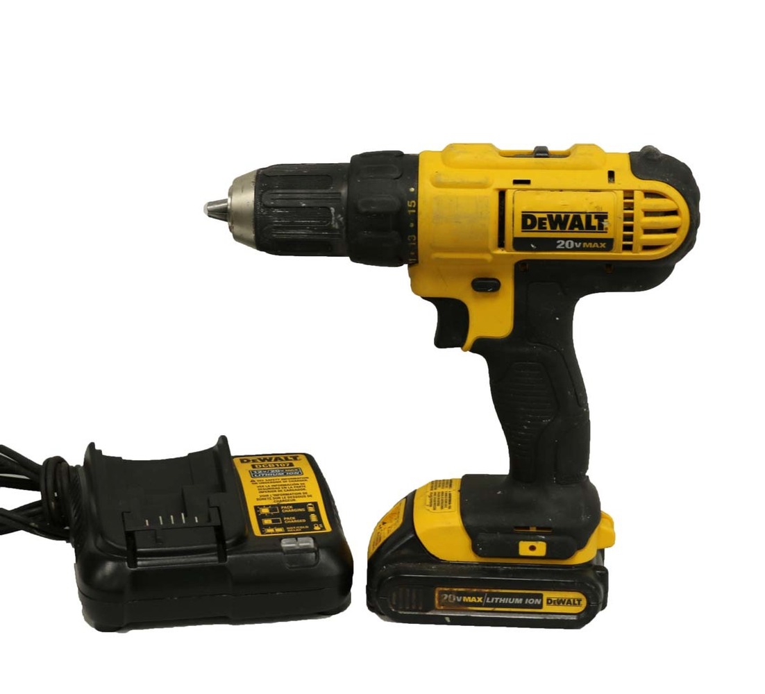 DEWALT 20 VOLT LITHIUM ION DRILL, BATTERY AND CHARGER KIT | Golden Pawn